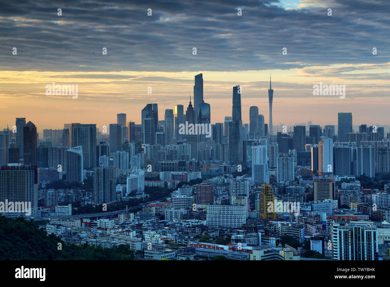 Guangzhou Baiyun Mountain overlooks the sky and sunrise city scenery ...