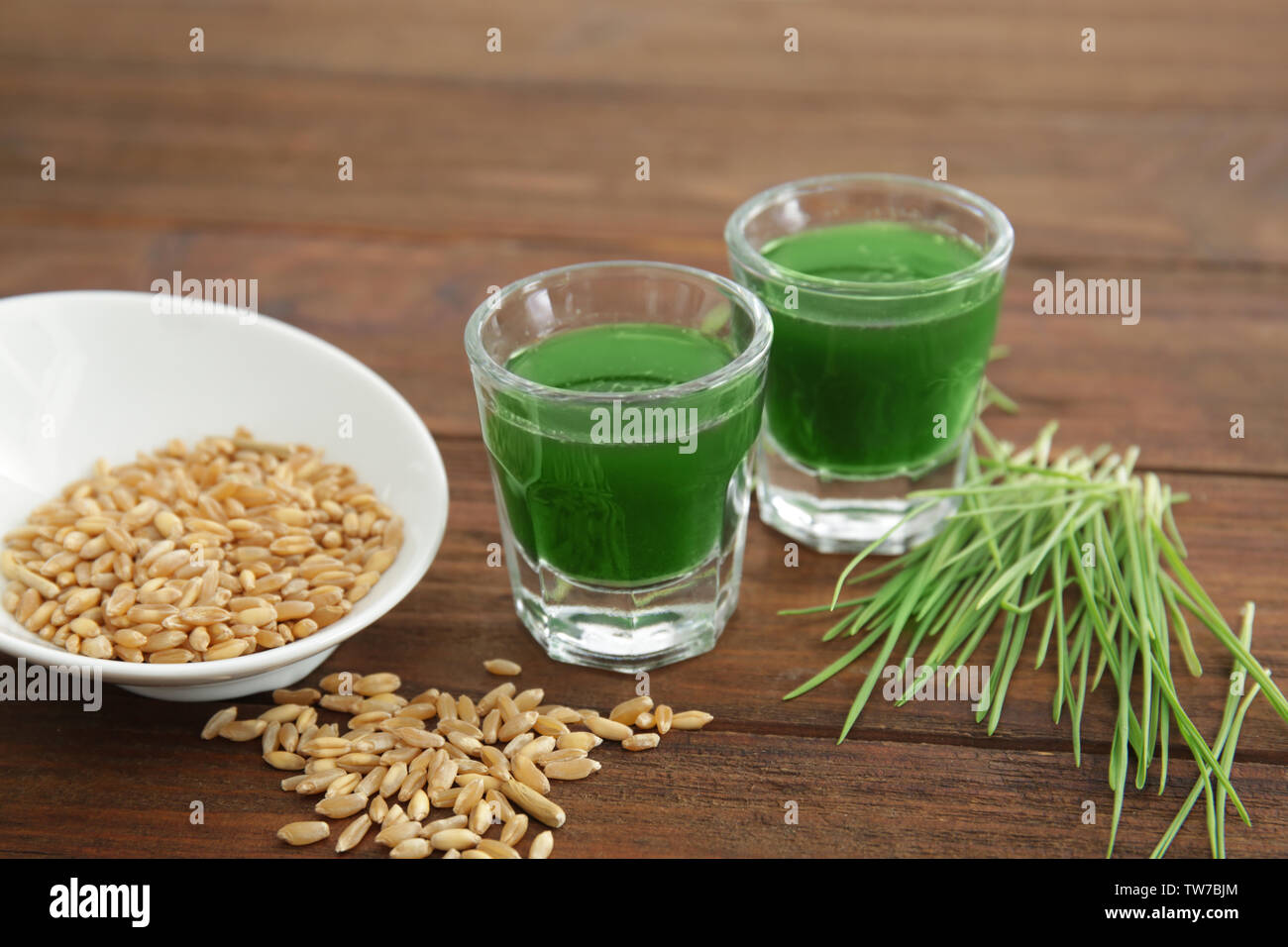 Shots healthy wheat grass hi-res stock photography and images - Alamy