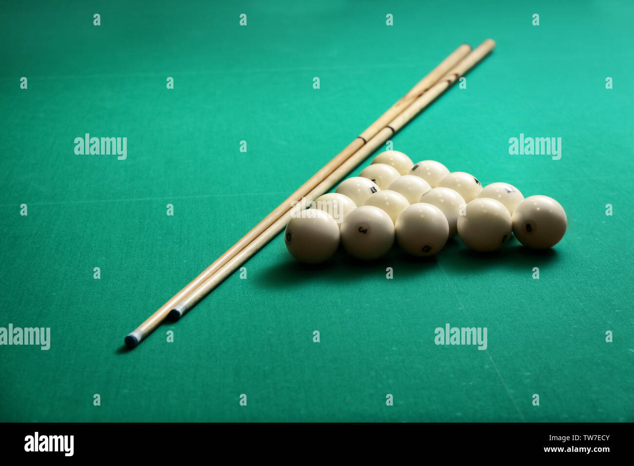 Billiards pyramid hi-res stock photography and images - Alamy