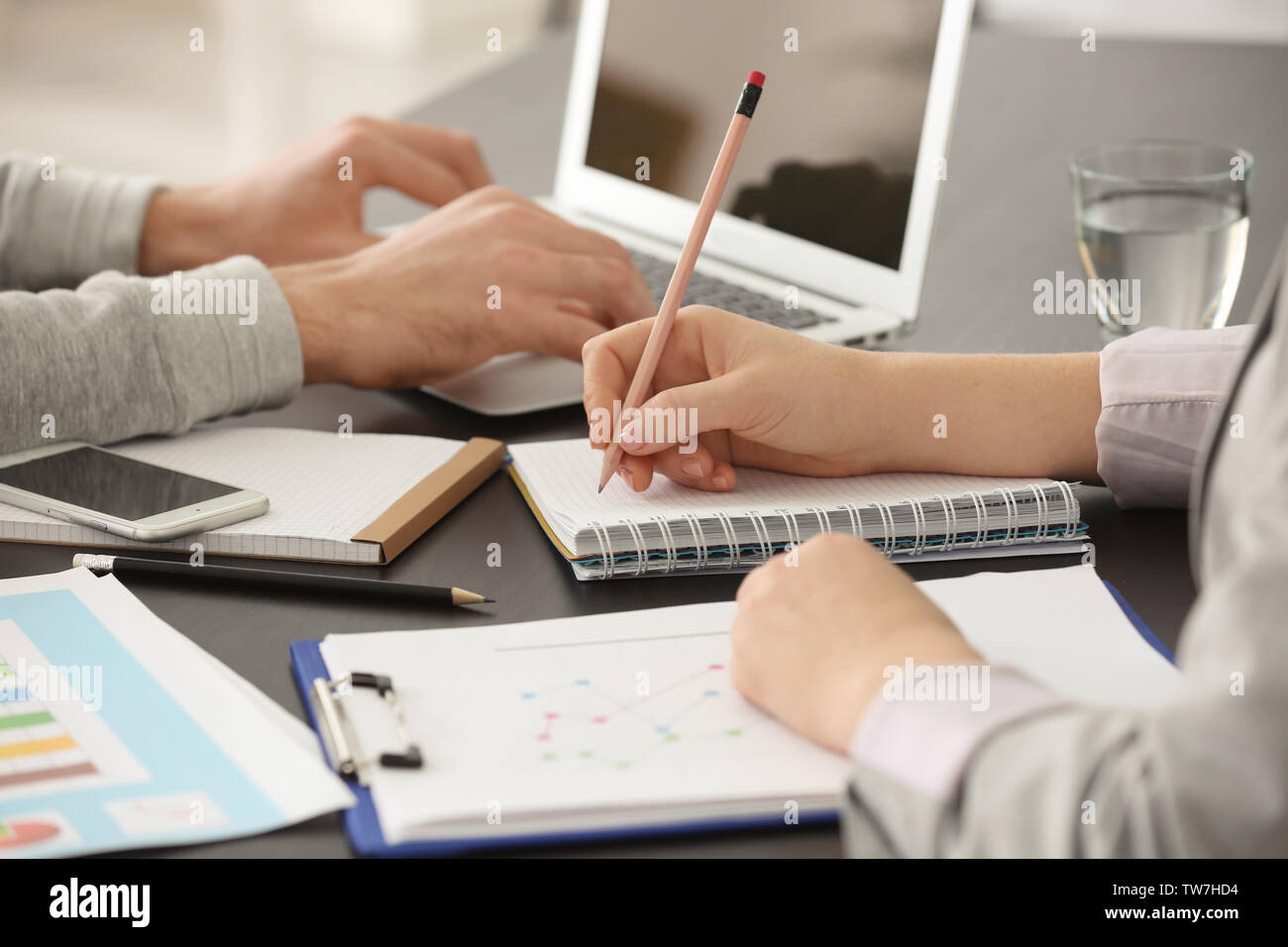 Man woman managers data hi-res stock photography and images - Alamy