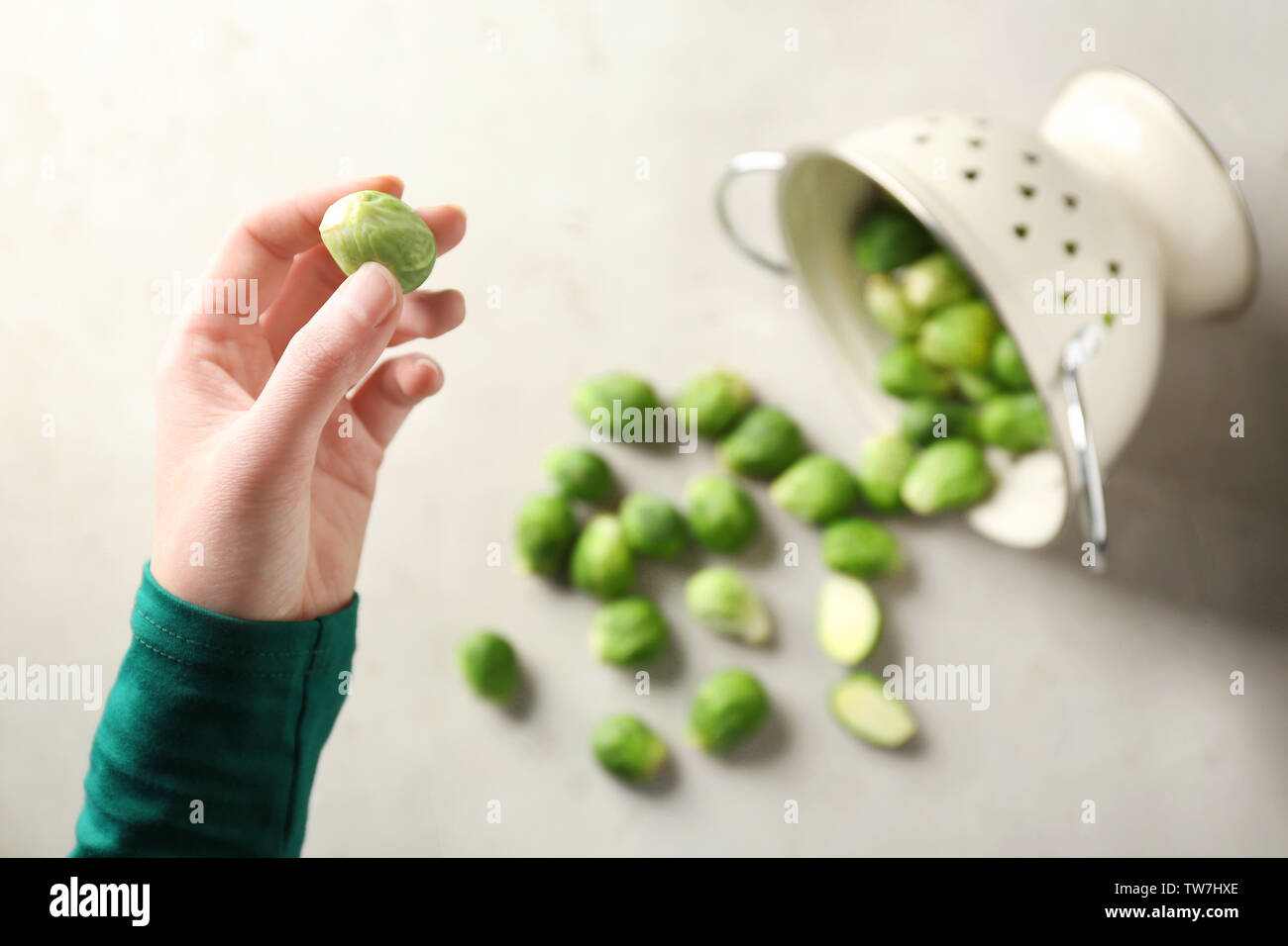 Woman brussels sprouts in hi-res stock photography and images - Alamy