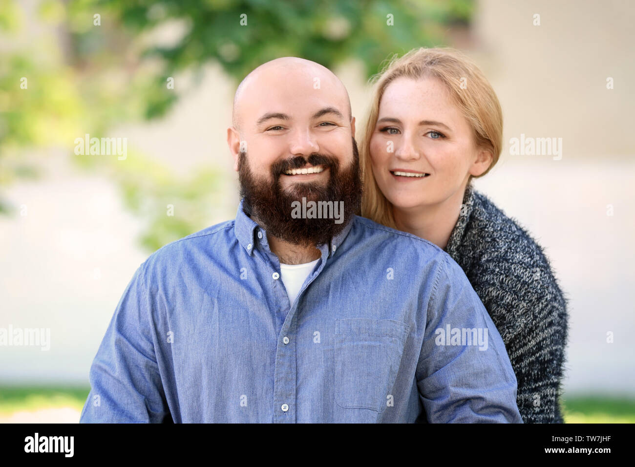Romantic fat couple hi-res stock photography and images - Alamy