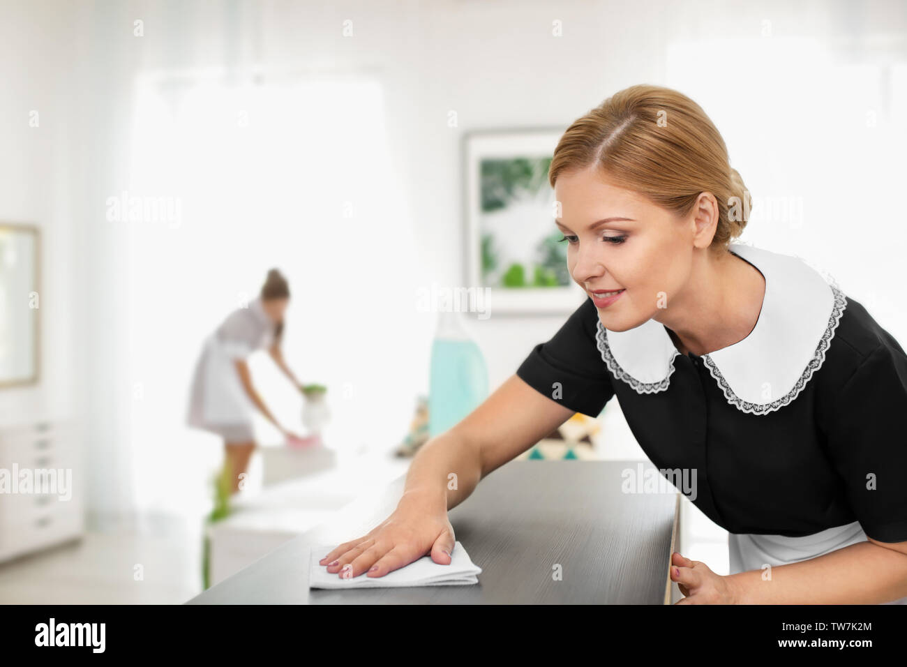 Table attendant hi-res stock photography and images - Alamy