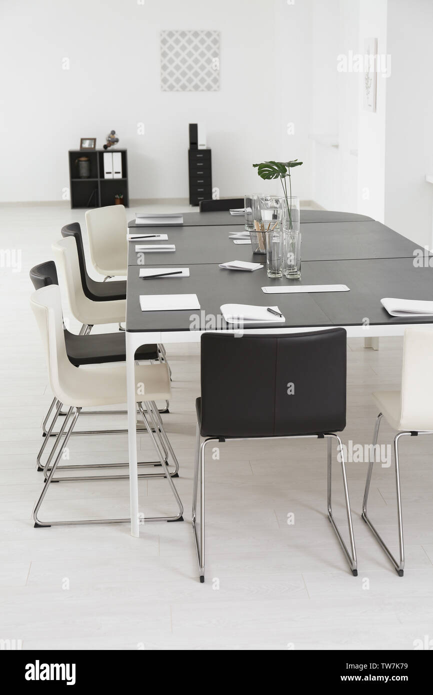 Large conference table and chairs hi-res stock photography and images ...