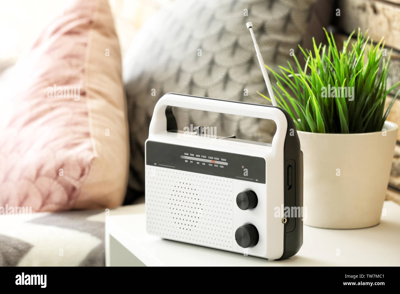 Retro radio on table Stock Photo - Alamy