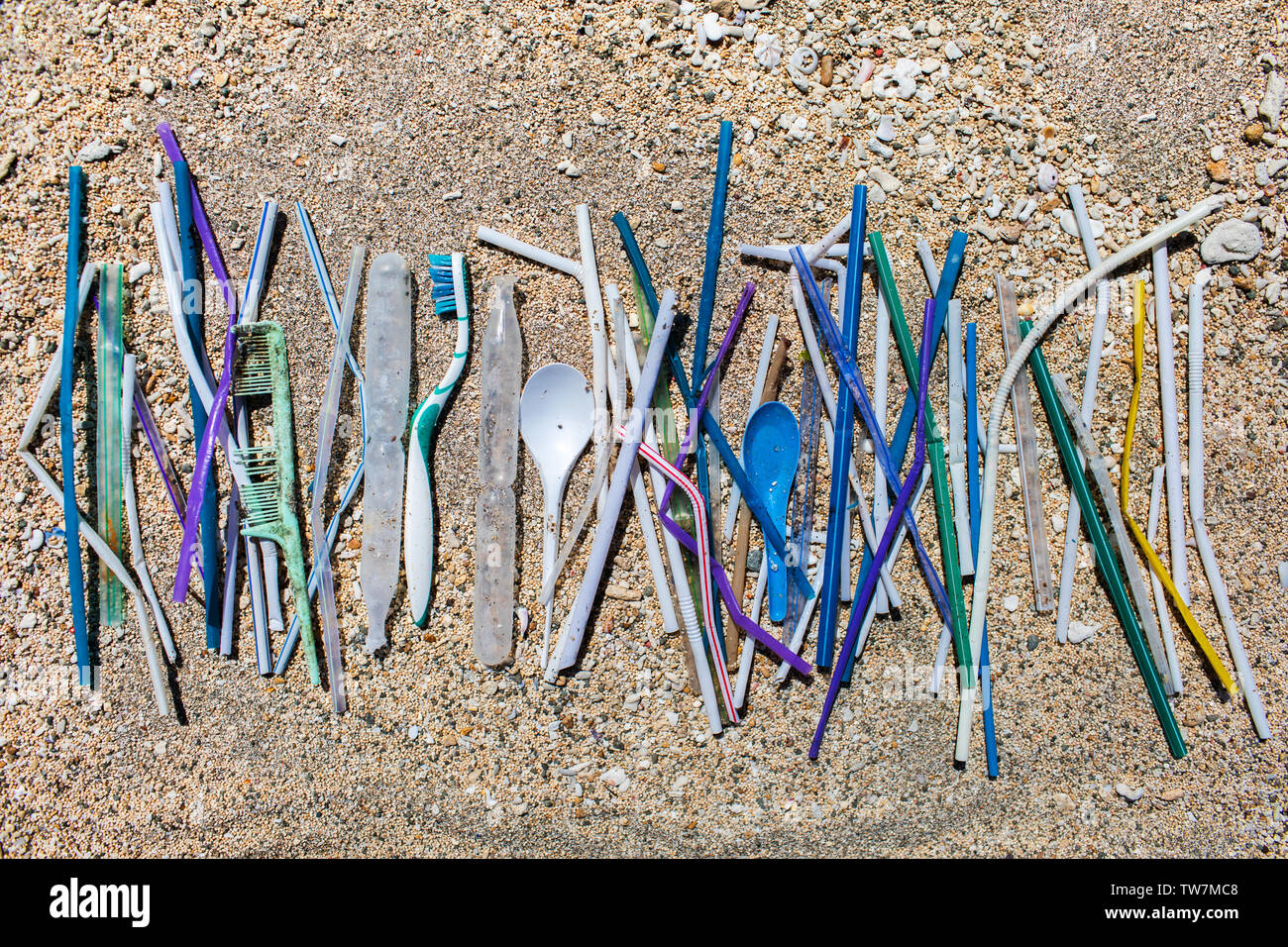 Plastic straw coast hi-res stock photography and images - Alamy