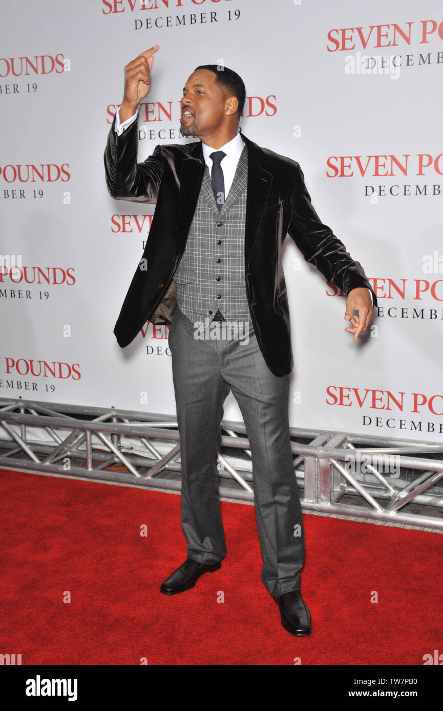 Seven pounds 2008 will smith hi-res stock photography and images - Alamy