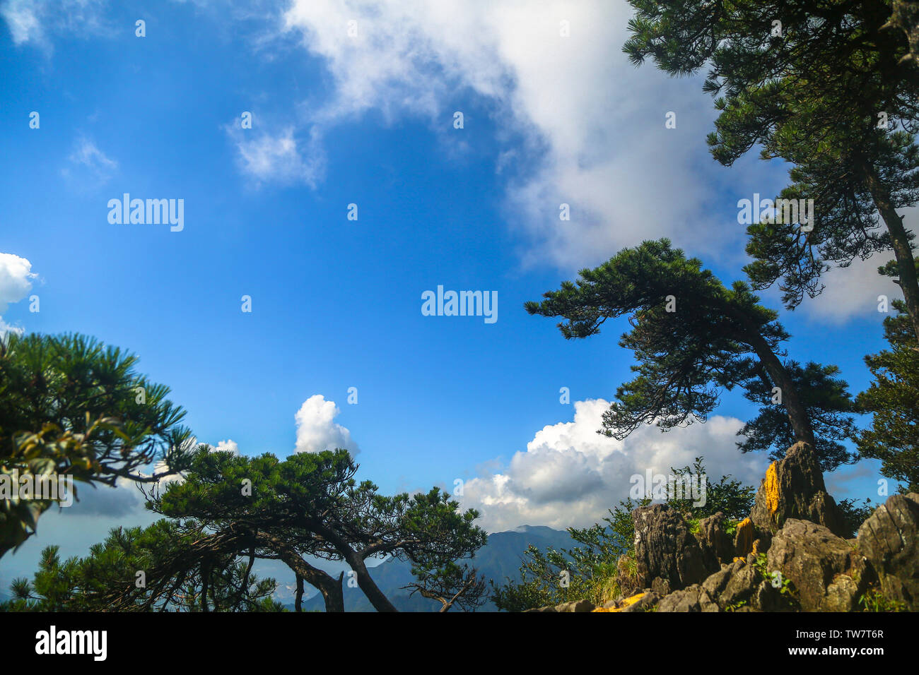 Jiangxi Lushan scenery picture, including Pokou scenic map, embroidery ...