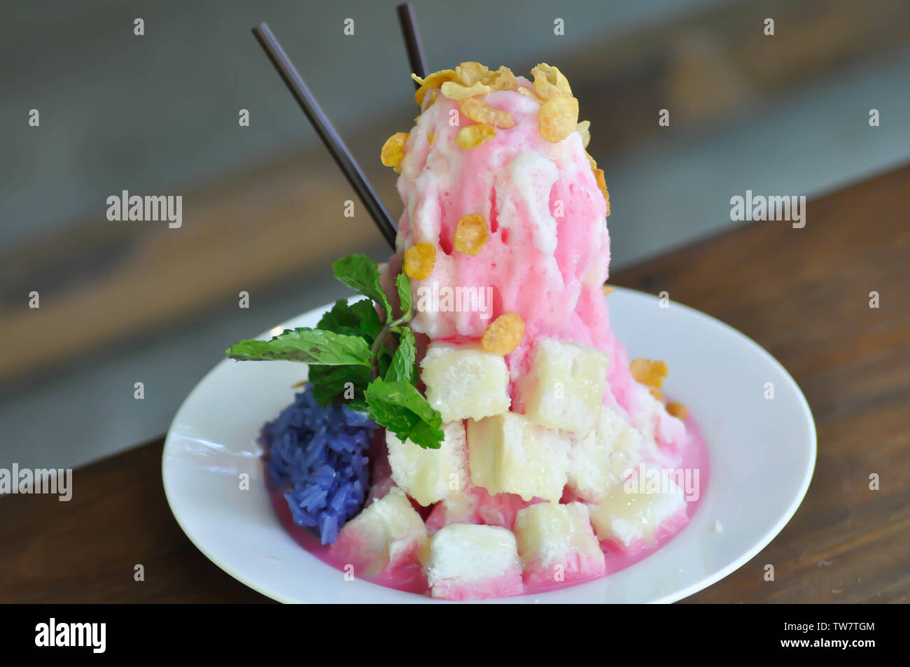 shave ice, shaved ice or snowflake ice with topping Stock Photo - Alamy