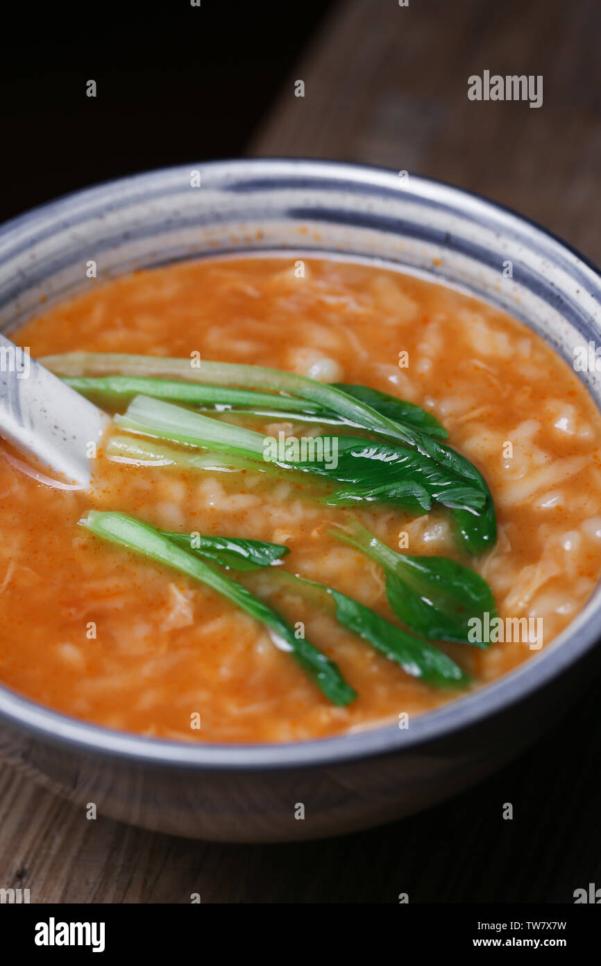 Traditional Chinese snack tomato lumpy soup Stock Photo - Alamy