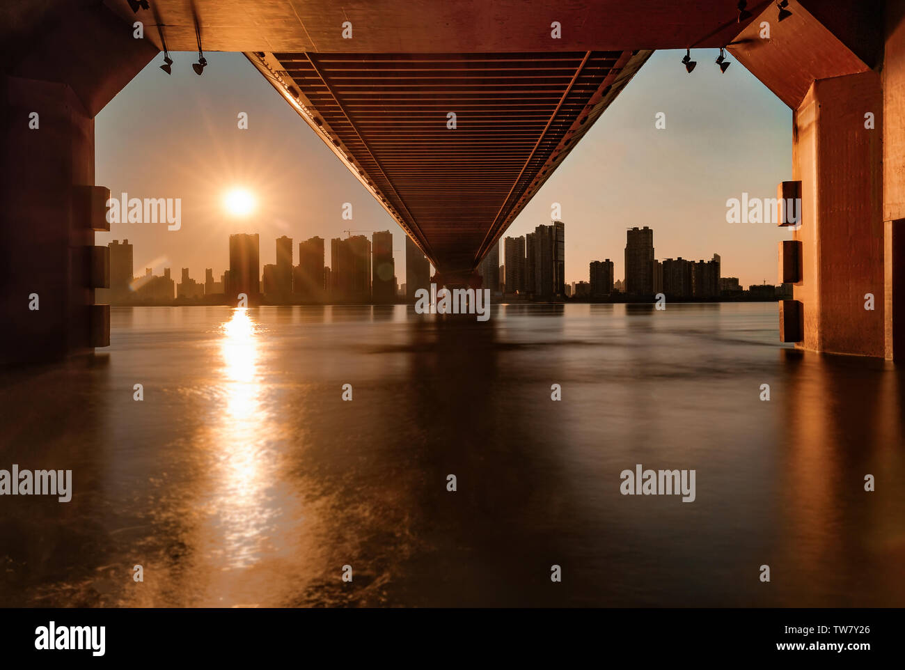 Nautilus bridge hi-res stock photography and images - Alamy