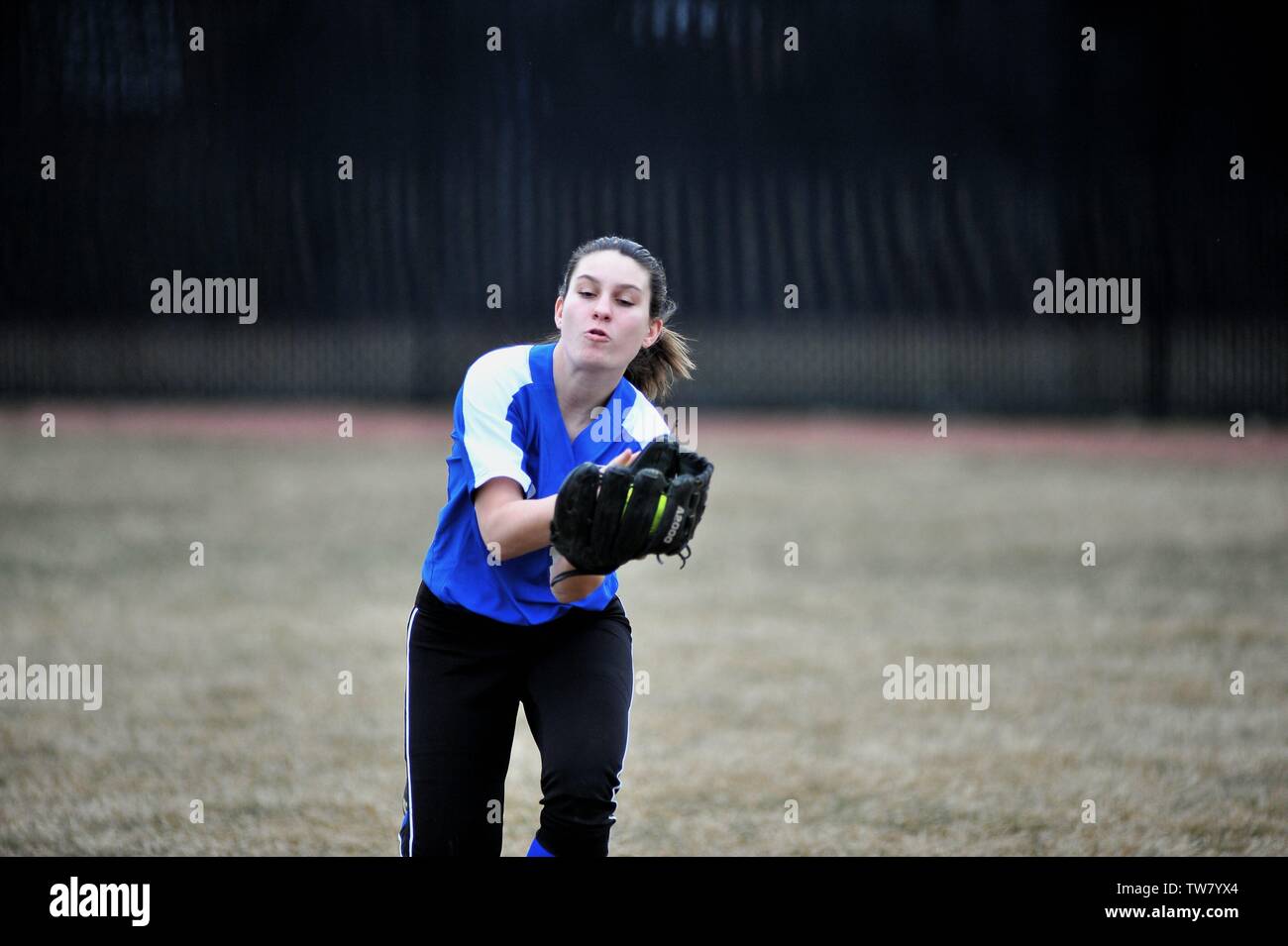 Right fielder making a running catch of a fly ball. USA Stock Photo - Alamy