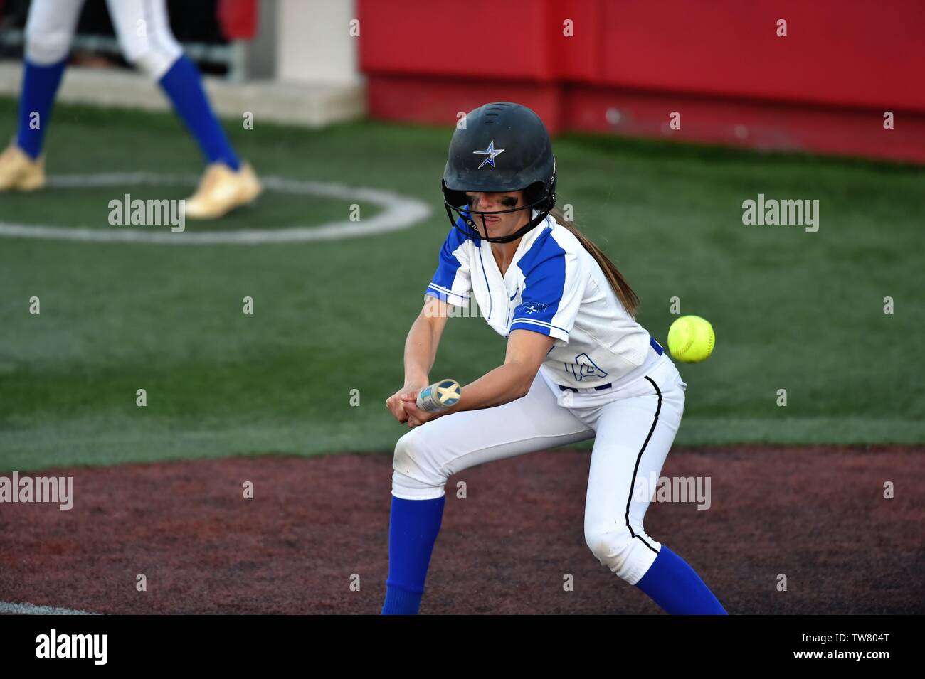 Girl softball batter hi-res stock photography and images - Alamy