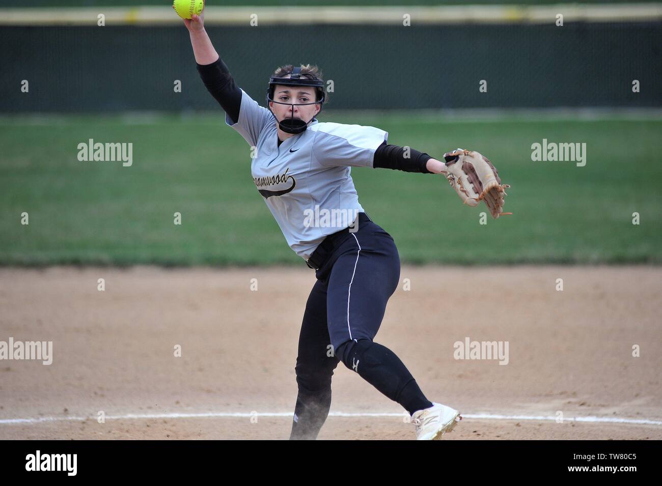 Girl with pitcher hi-res stock photography and images - Alamy
