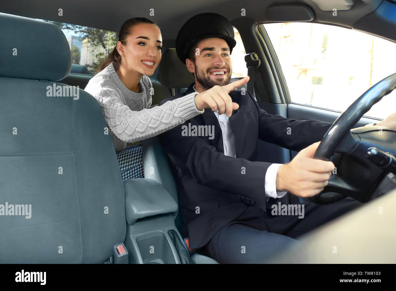 Taxi driver passenger inside cab hi-res stock photography and images ...