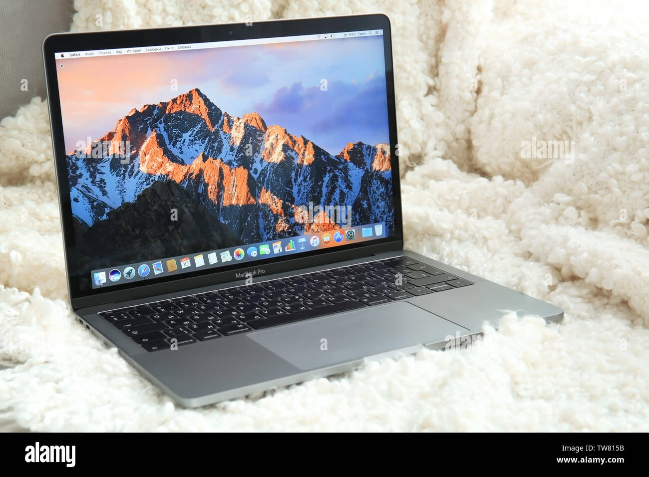 Macbook pro 2017 hi-res stock photography and images - Alamy