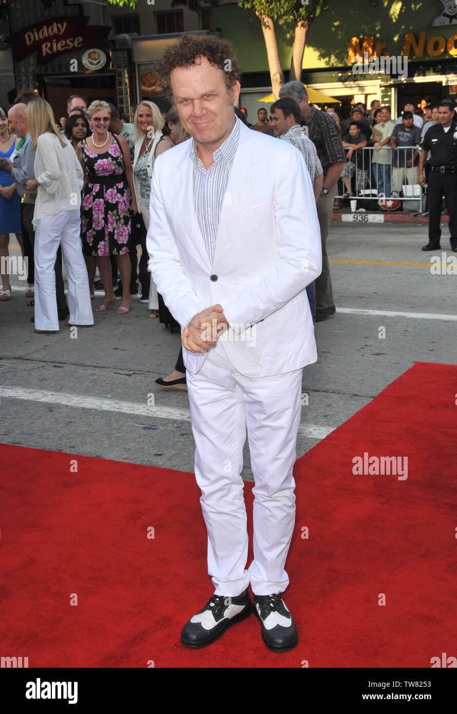 John reilly step brothers premiere hi-res stock photography and images ...