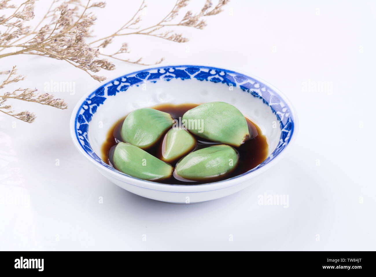 Garlic valves hi-res stock photography and images - Alamy