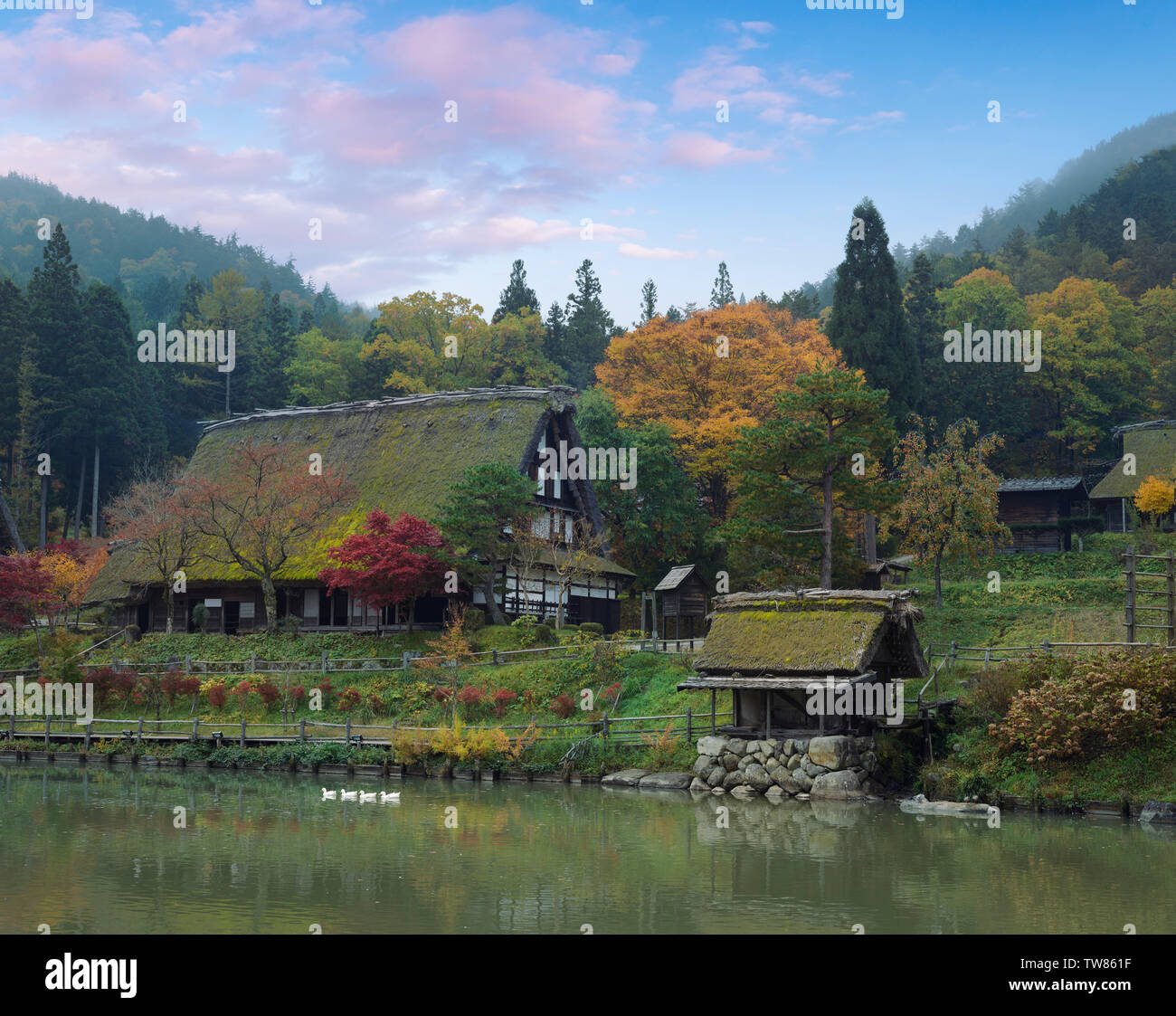 Takayama gassho zukuri farmhouse hi-res stock photography and images ...