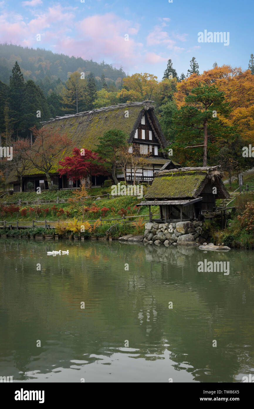 Takayama gassho zukuri farmhouse hi-res stock photography and images ...