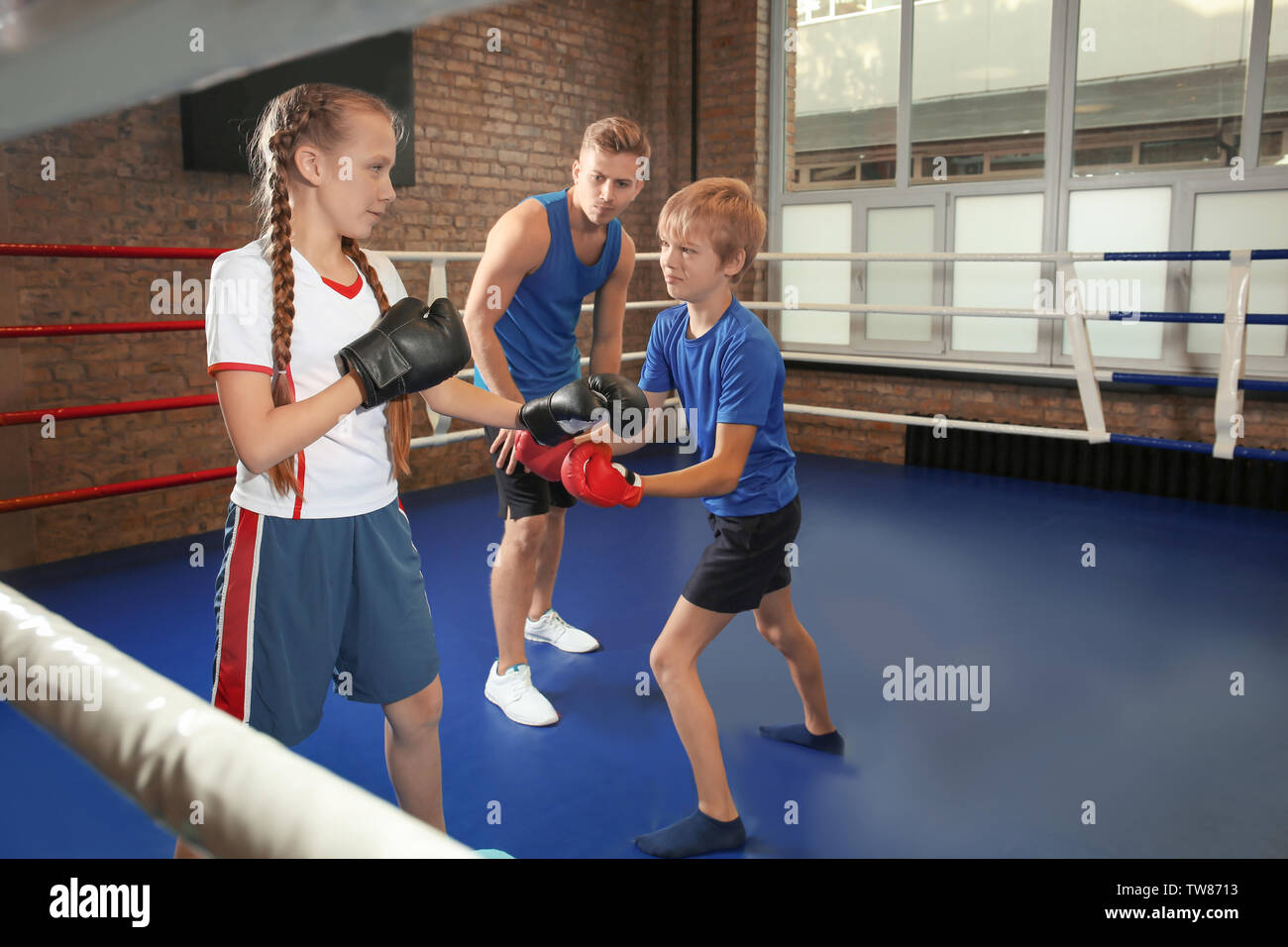 Boxing children sparring hi-res stock photography and images - Alamy