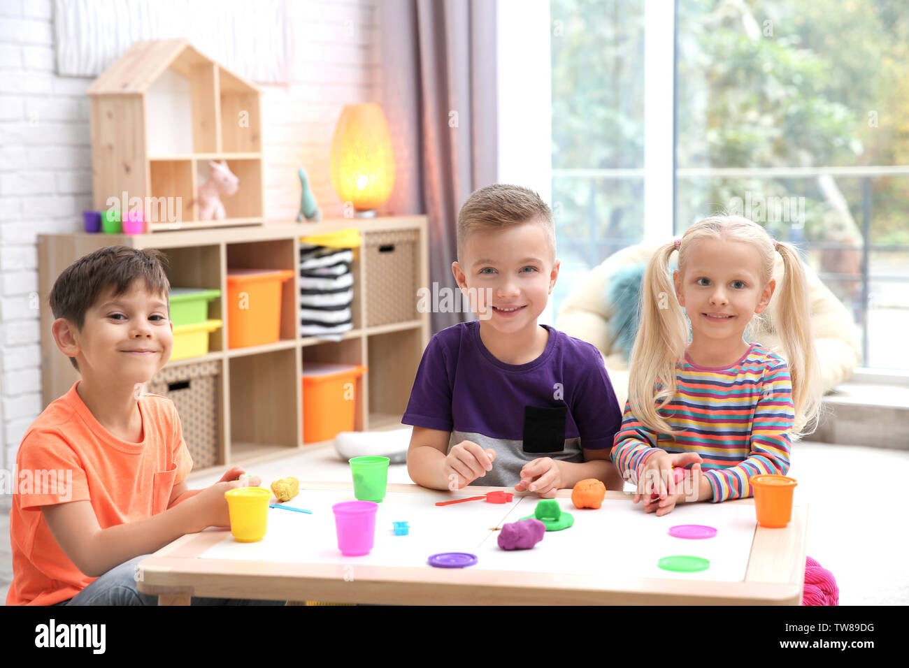 Children engaged activity hi-res stock photography and images - Alamy
