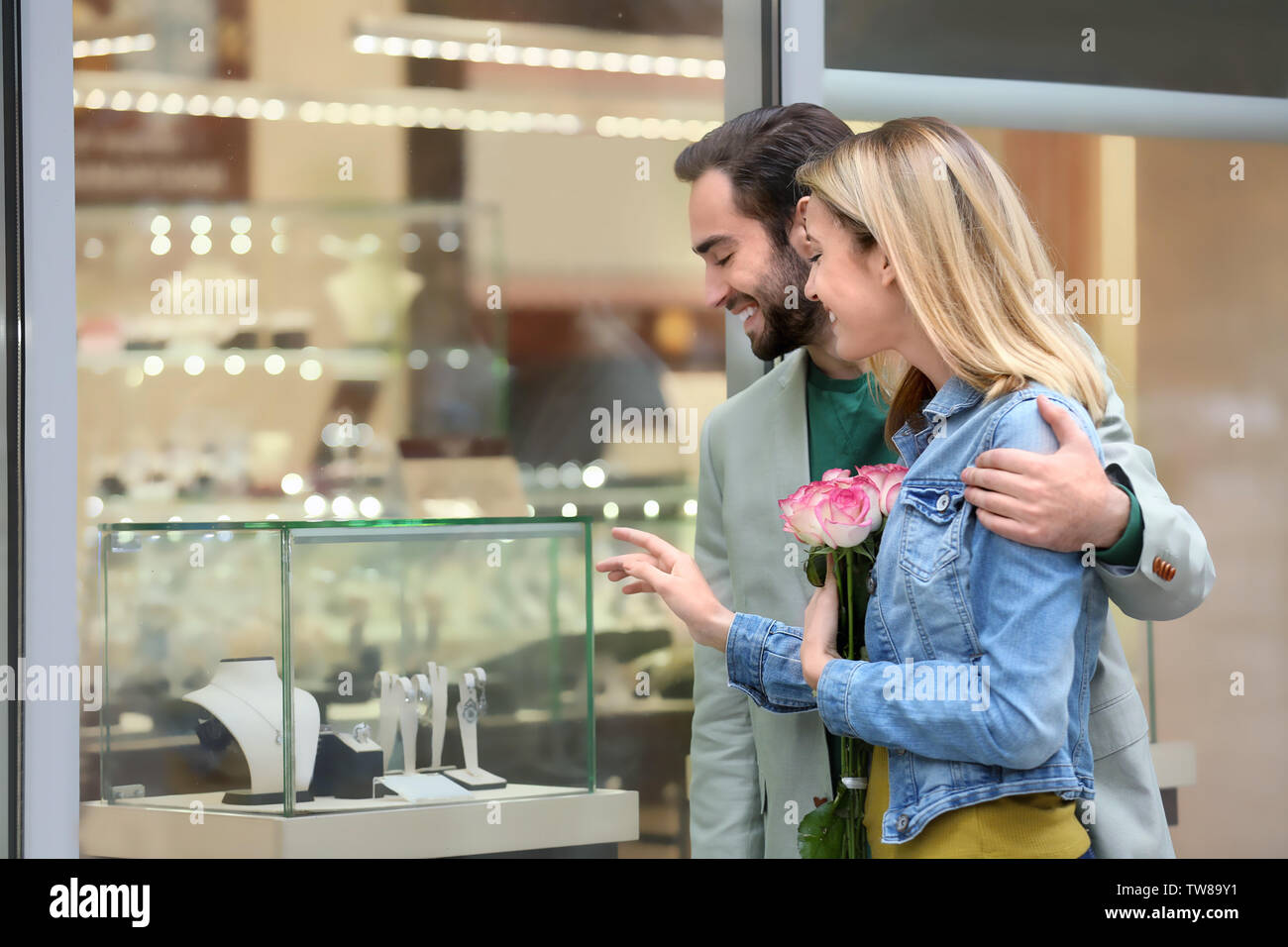 Jewelry store and future hi-res stock photography and images - Alamy