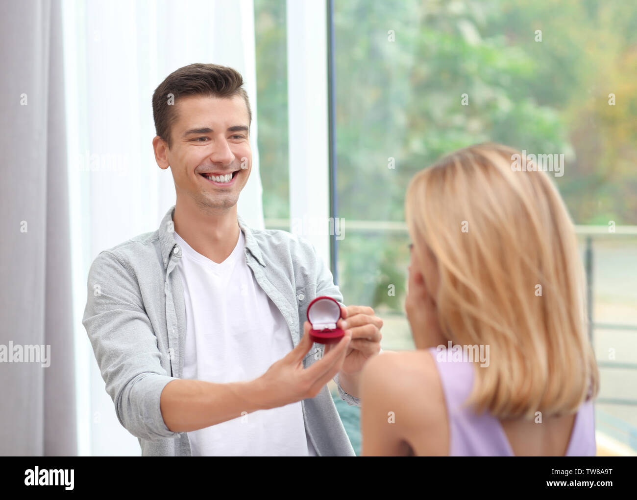 Man making marriage proposal woman hi-res stock photography and images ...