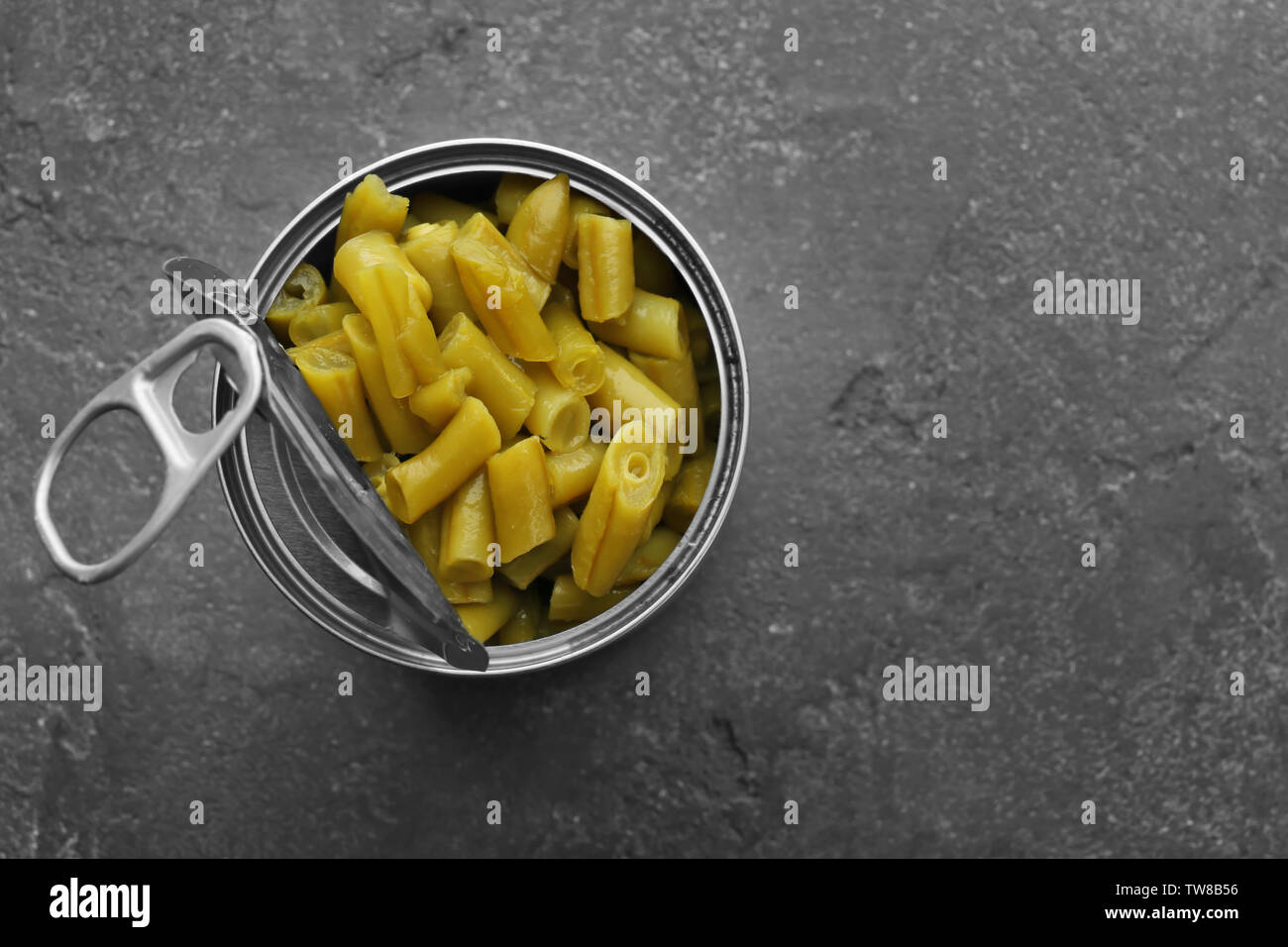 Canned green beans open can hi-res stock photography and images - Alamy