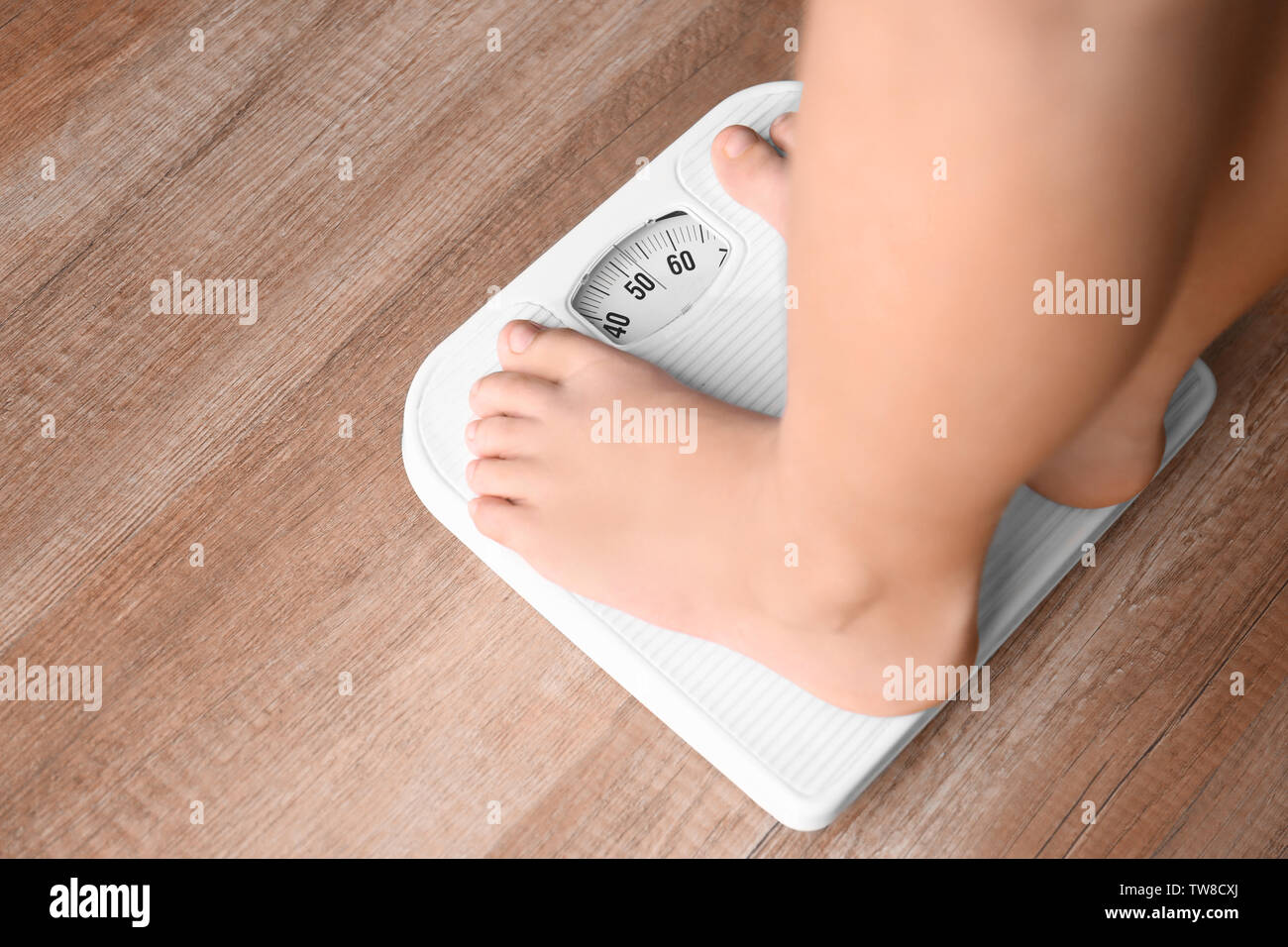 Child feet scales hi-res stock photography and images - Alamy