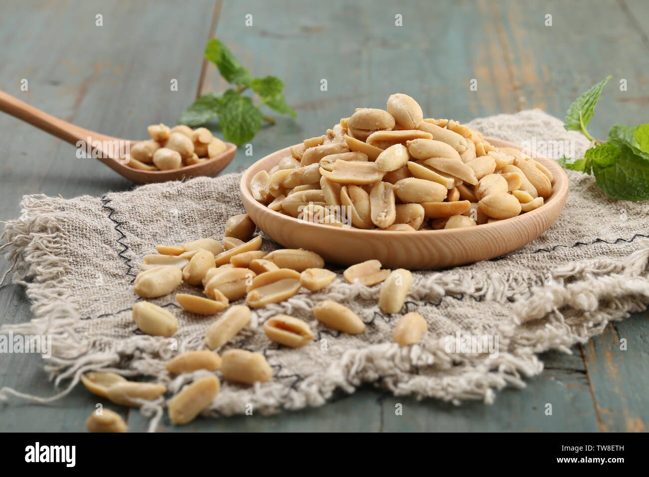 Peanut kernel snacks Stock Photo - Alamy
