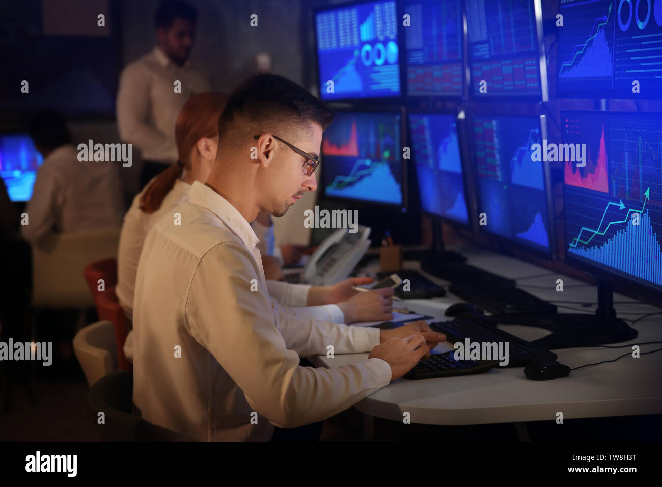 Trader monitors stock market hi-res stock photography and images - Alamy