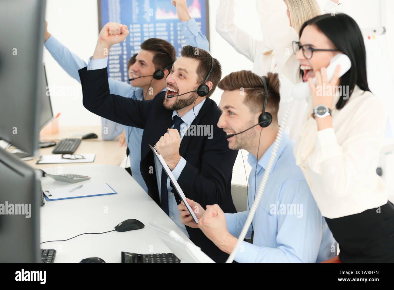 Stock market traders happy hi-res stock photography and images - Alamy
