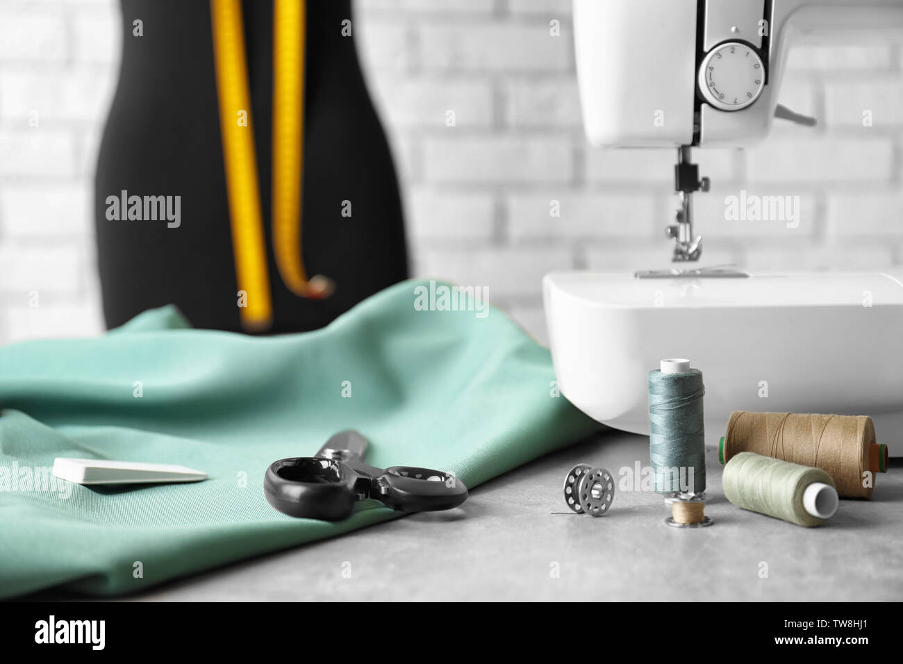 Tailoring items hi-res stock photography and images - Alamy