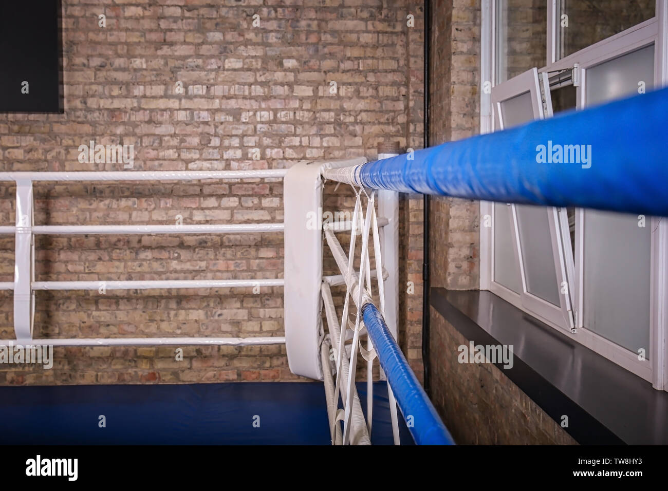 Boxing corner empty hi-res stock photography and images - Alamy