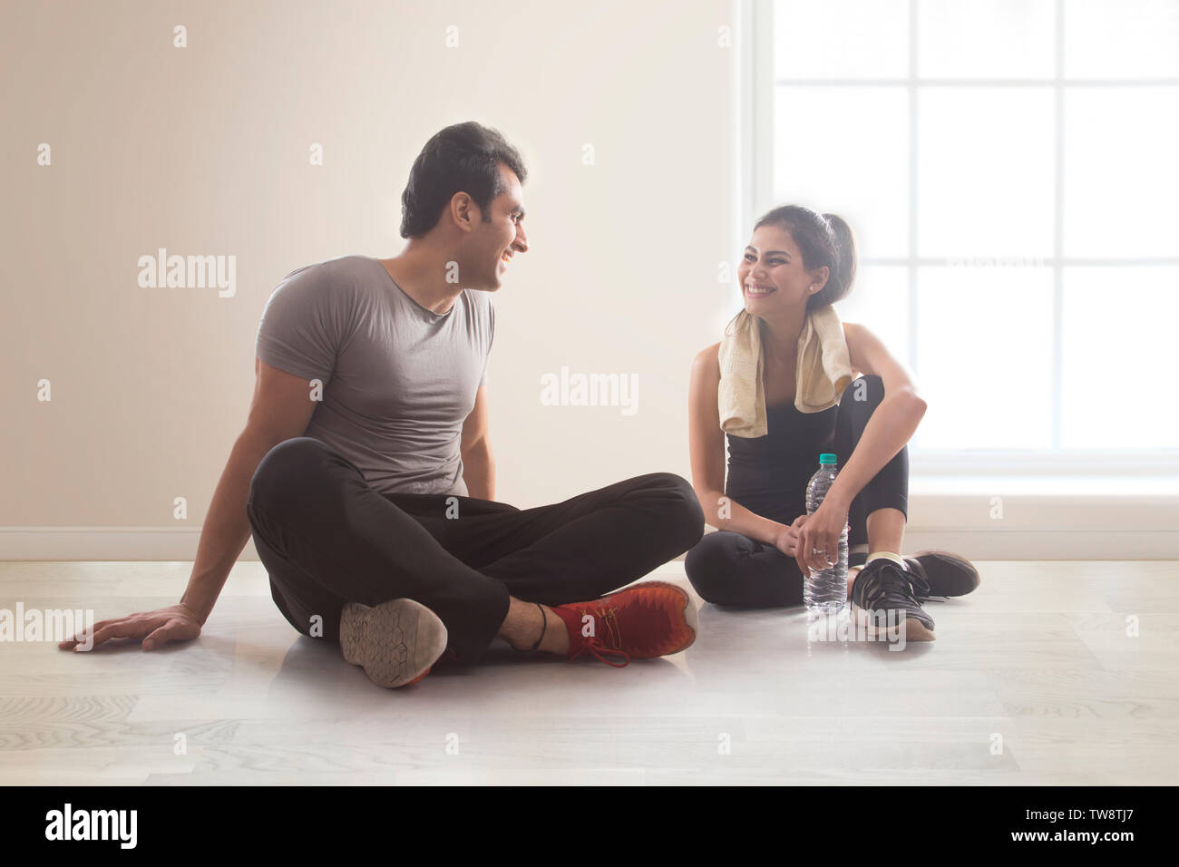 Couple workout togetherness bonding hi-res stock photography and images ...