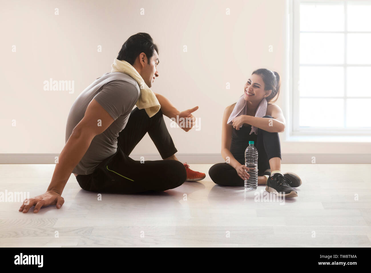 Couple workout togetherness bonding hi-res stock photography and images ...