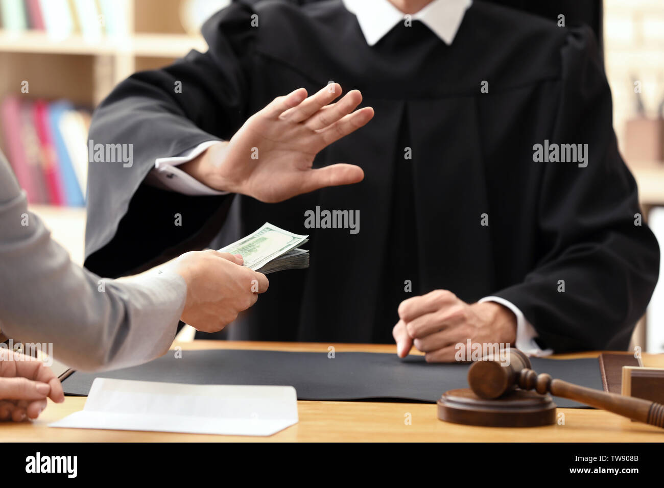 Refusing woman office hi-res stock photography and images - Alamy