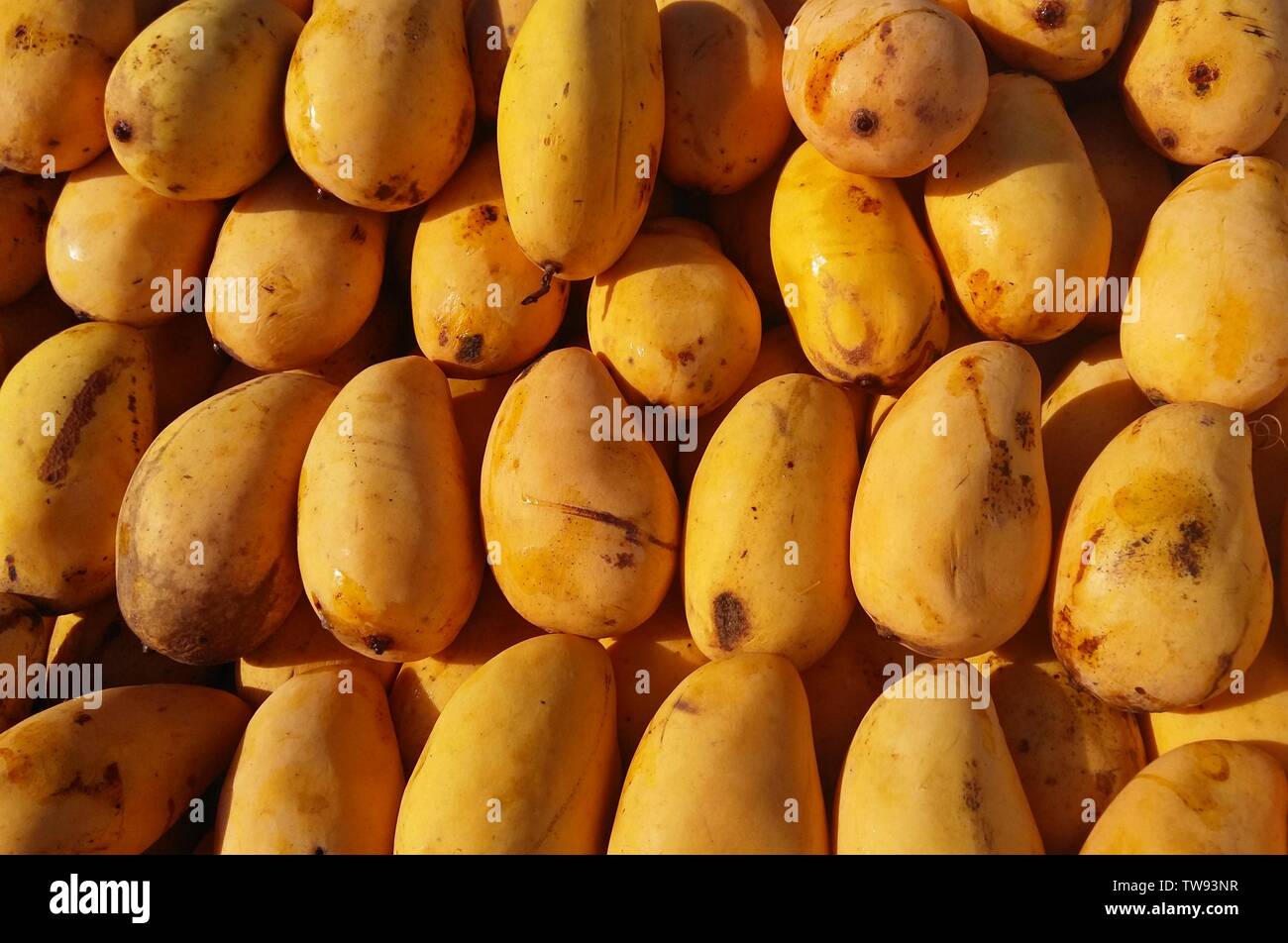 Sell to market hi-res stock photography and images - Alamy