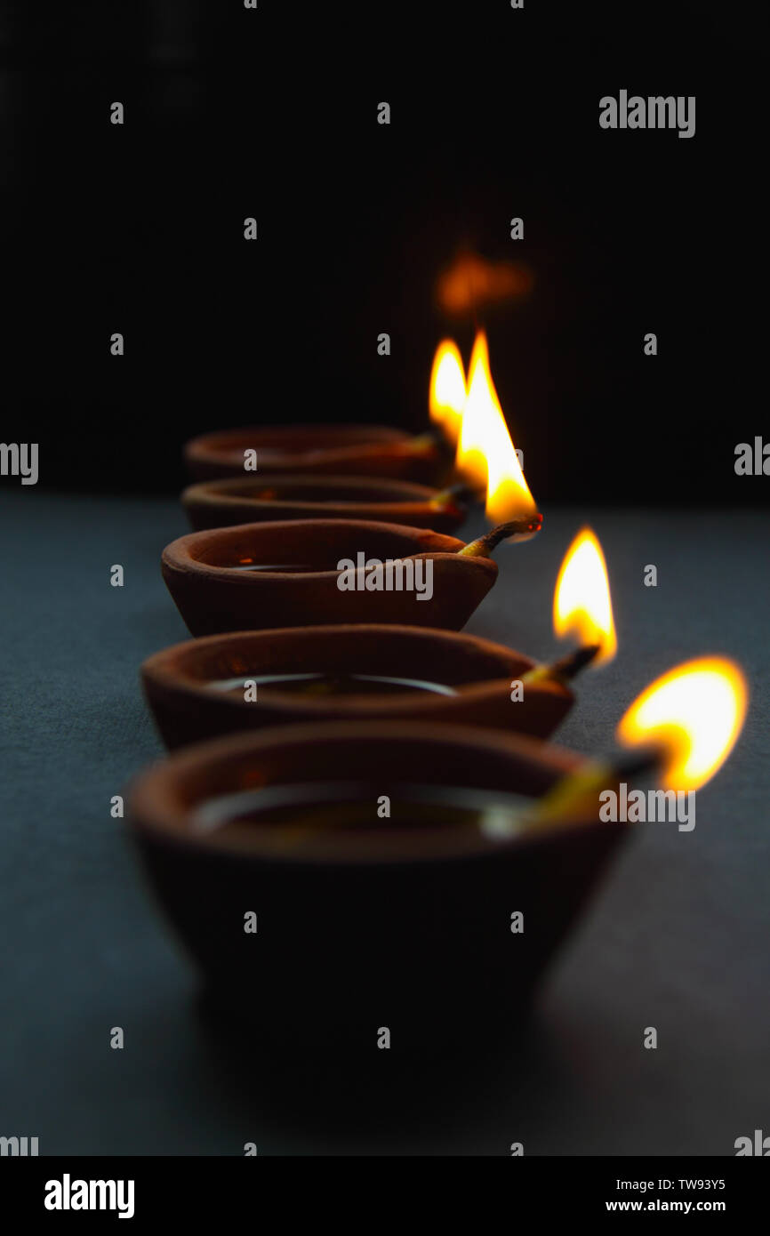 Row diyas diwali festival hi-res stock photography and images - Alamy