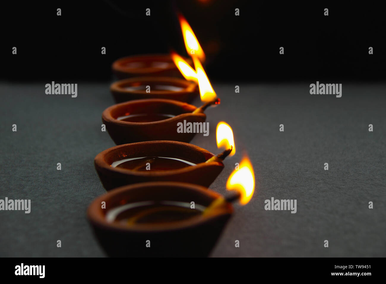 Row diyas diwali festival hi-res stock photography and images - Alamy