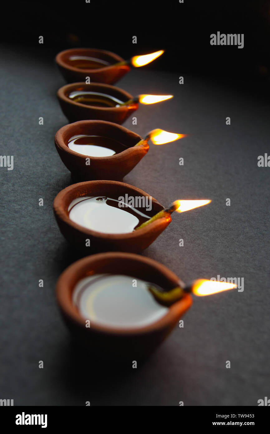 Row diyas diwali festival hi-res stock photography and images - Alamy