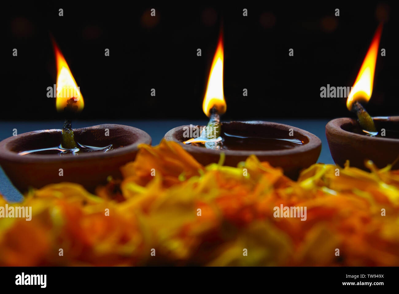 Row diyas diwali festival hi-res stock photography and images - Alamy
