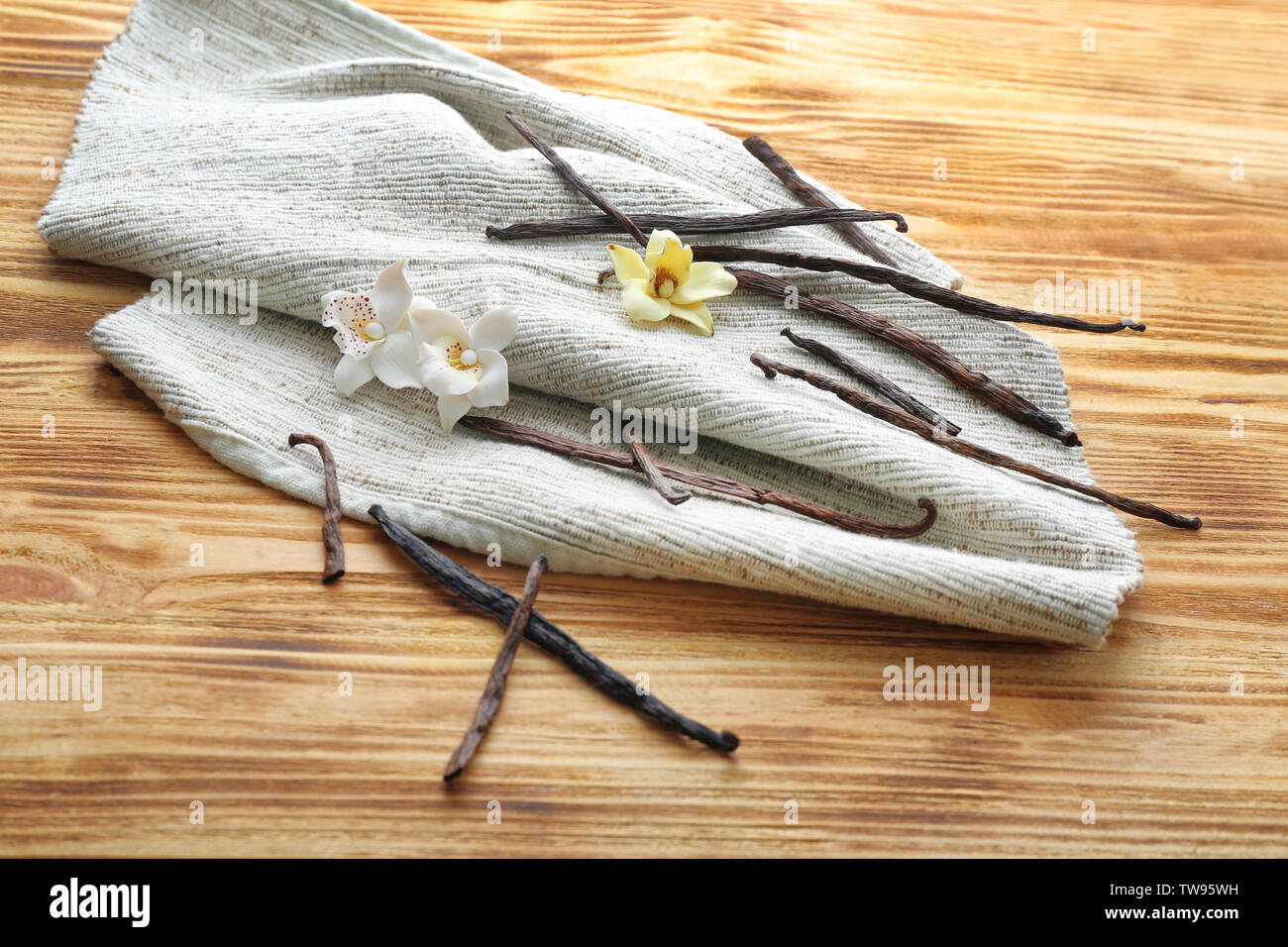 Vanilla sticks flowers on hi-res stock photography and images - Alamy