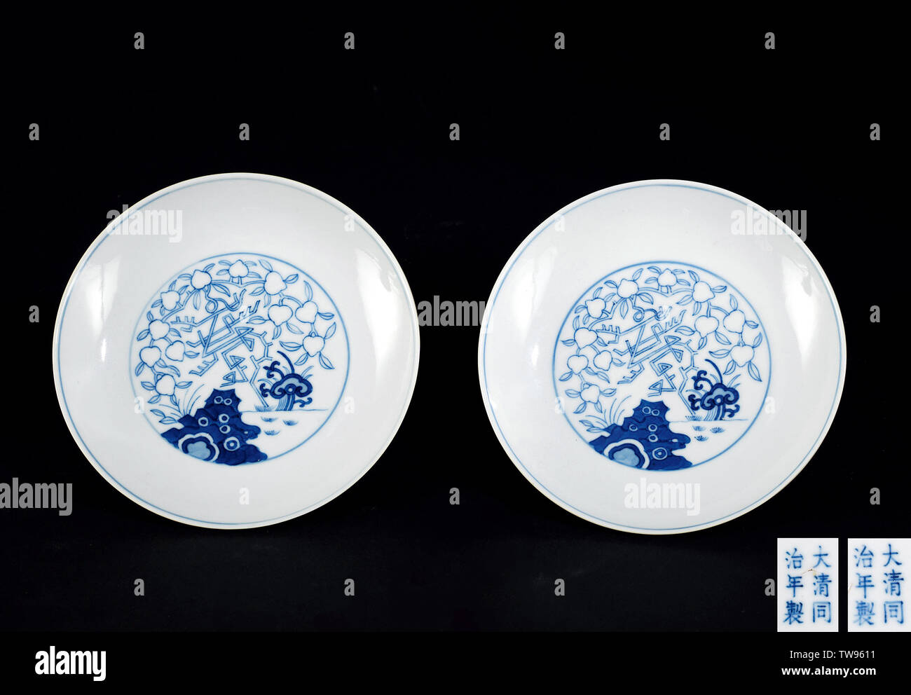 High definition books hi-res stock photography and images - Alamy