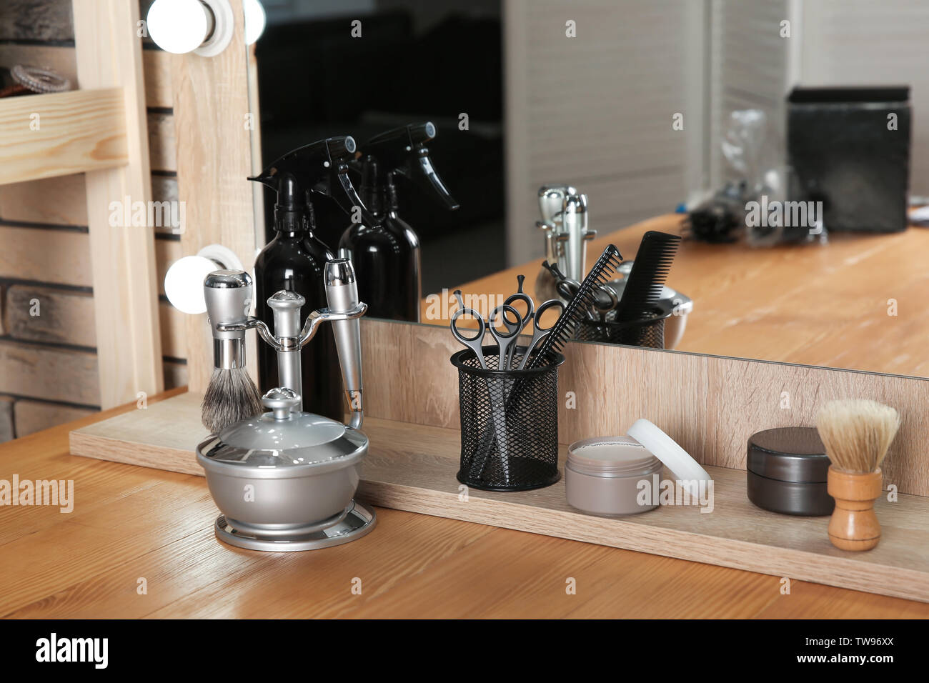 Professional hairdresser set for men on table in salon Stock Photo - Alamy