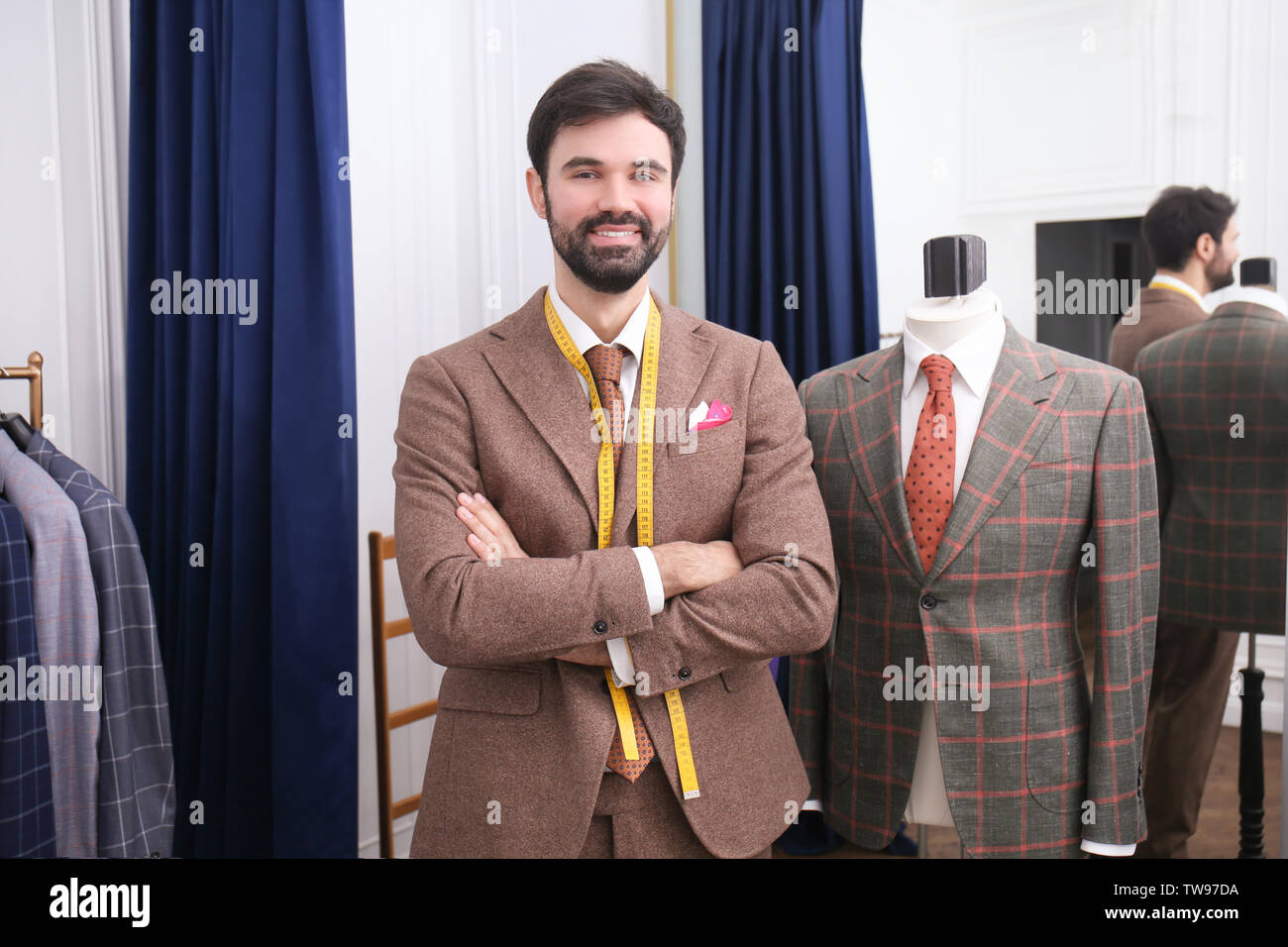 Portrait tailor tailoring man shop hi-res stock photography and images ...