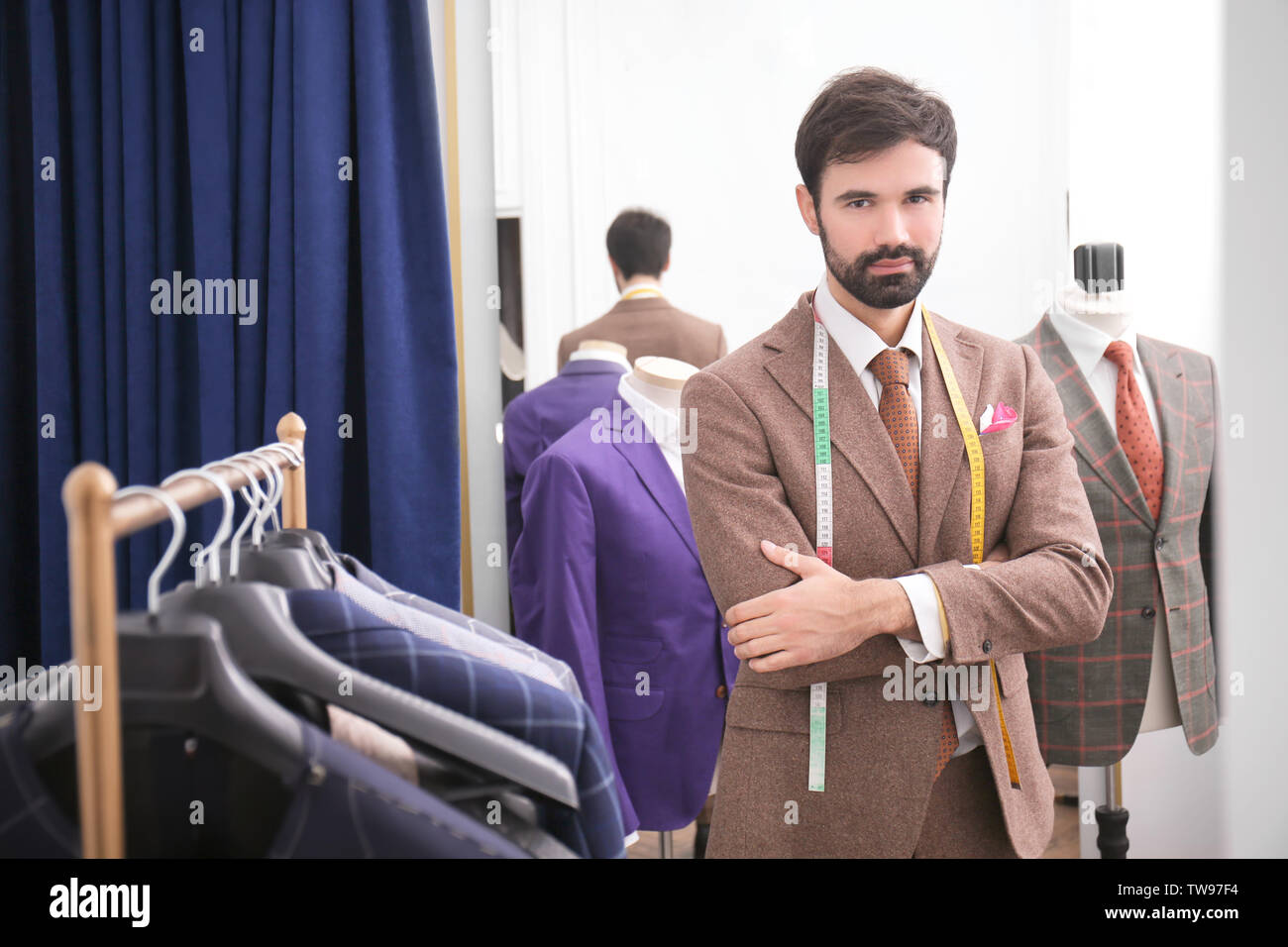 Portrait tailor tailoring man shop hi-res stock photography and images ...