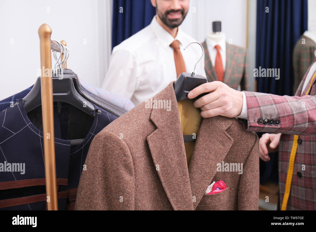 Men working in tailor shop hi-res stock photography and images - Alamy