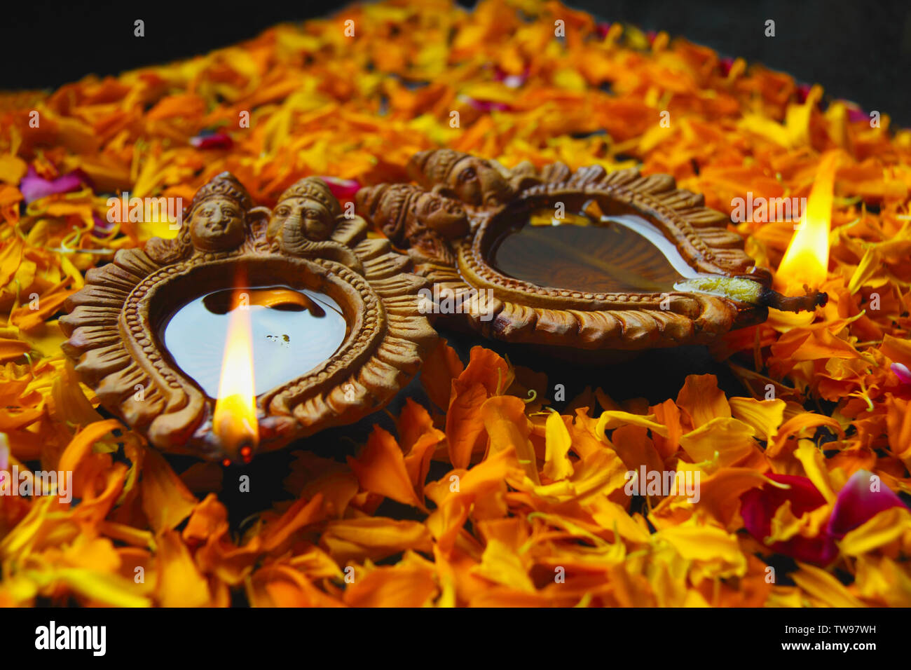 Burning diwali diyas hi-res stock photography and images - Alamy